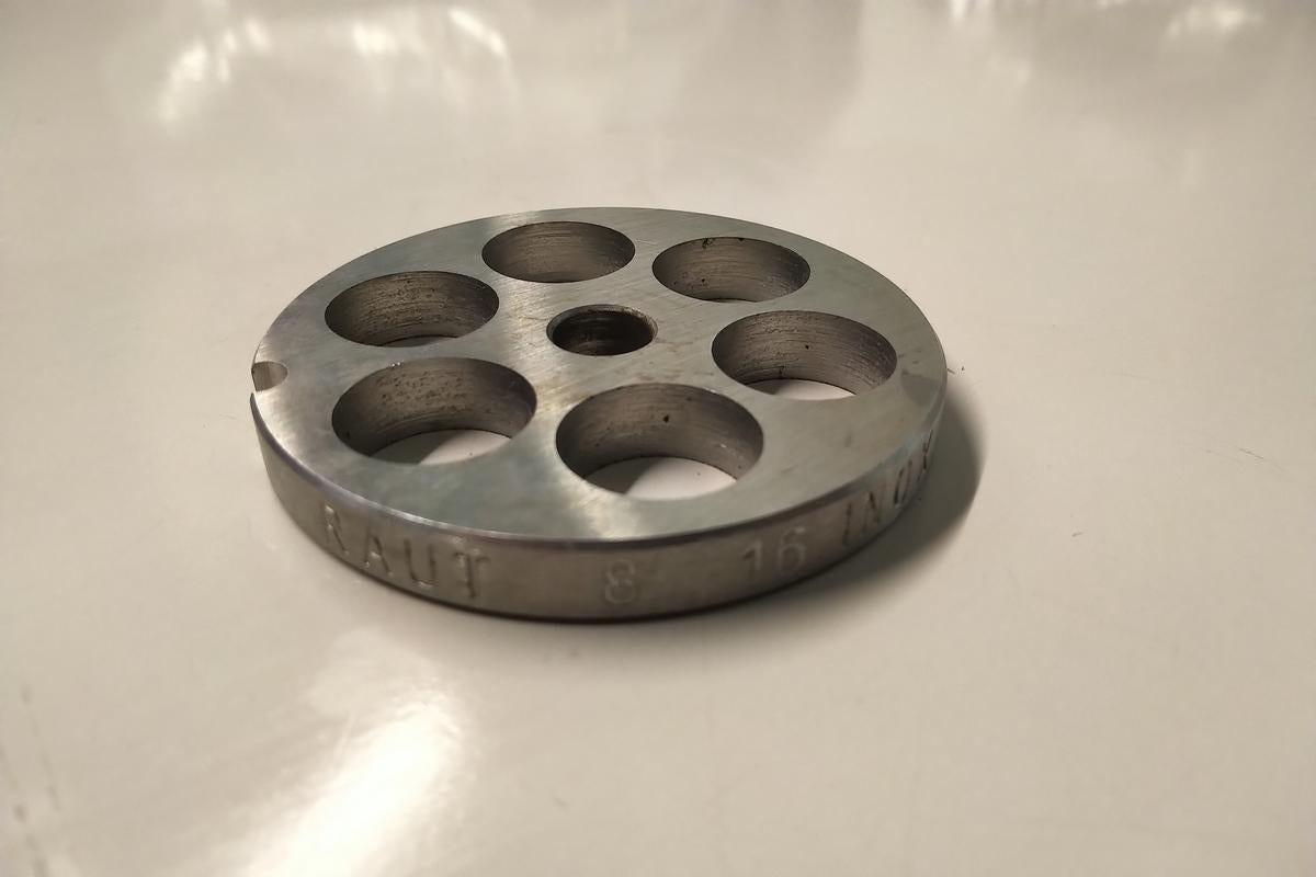 Trespade Spare Mincing Plate for Youngs Electric Mincer – BushWear
